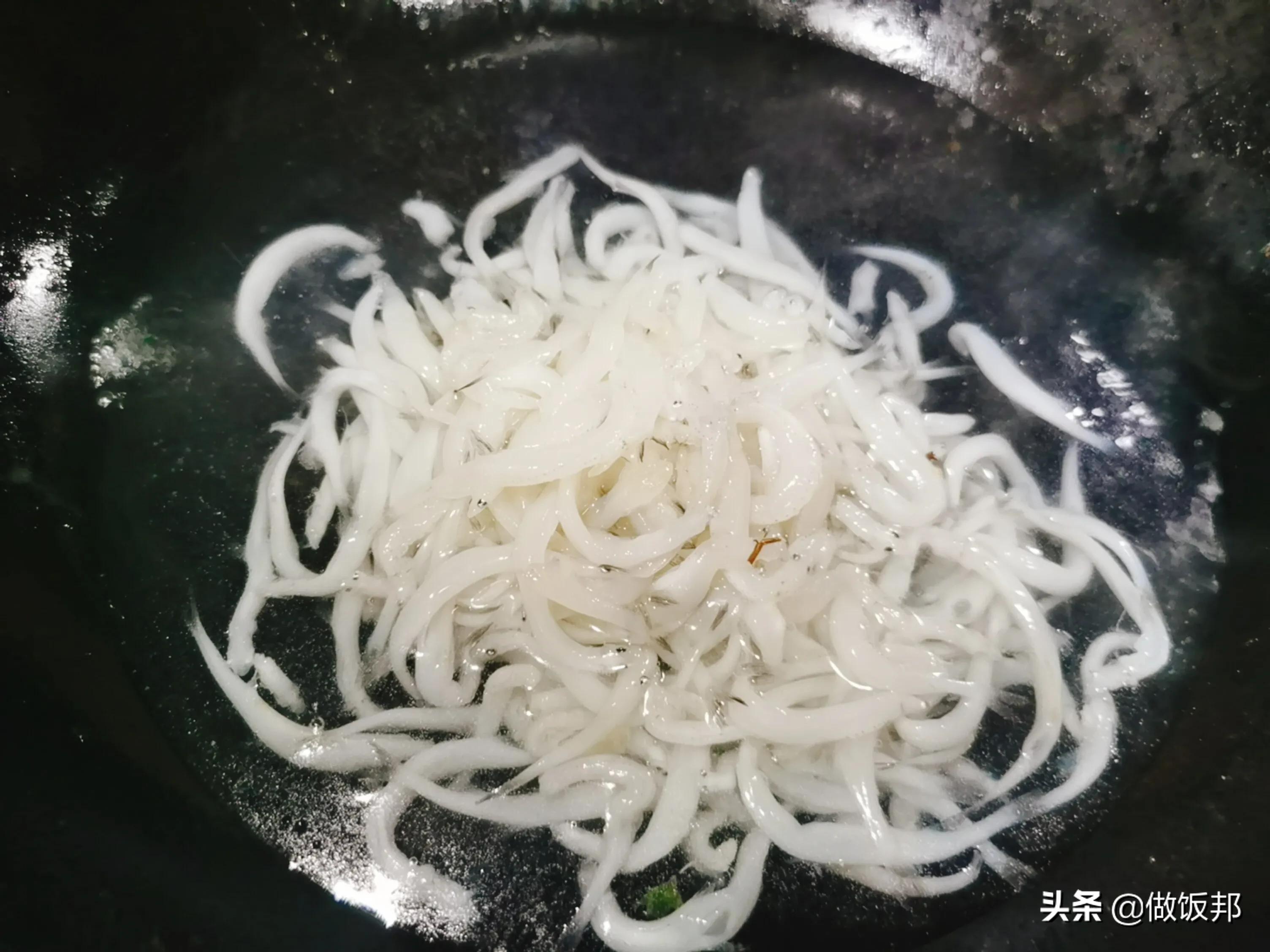 I discovered that the whitebait recipe is so simple, 2 dishes in 10 ...