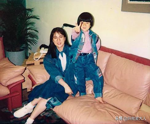 In 39 years of emotional "marriage change", how did 67-year-old Jackie Chan evolve into a "pit ...