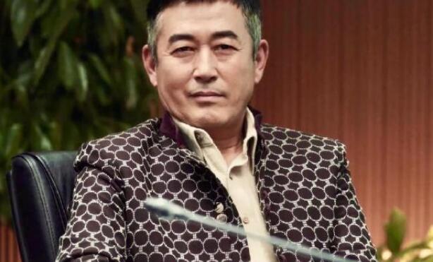 "Sweeping the Dark Storm" He Yun was dragged into the water by his son ...