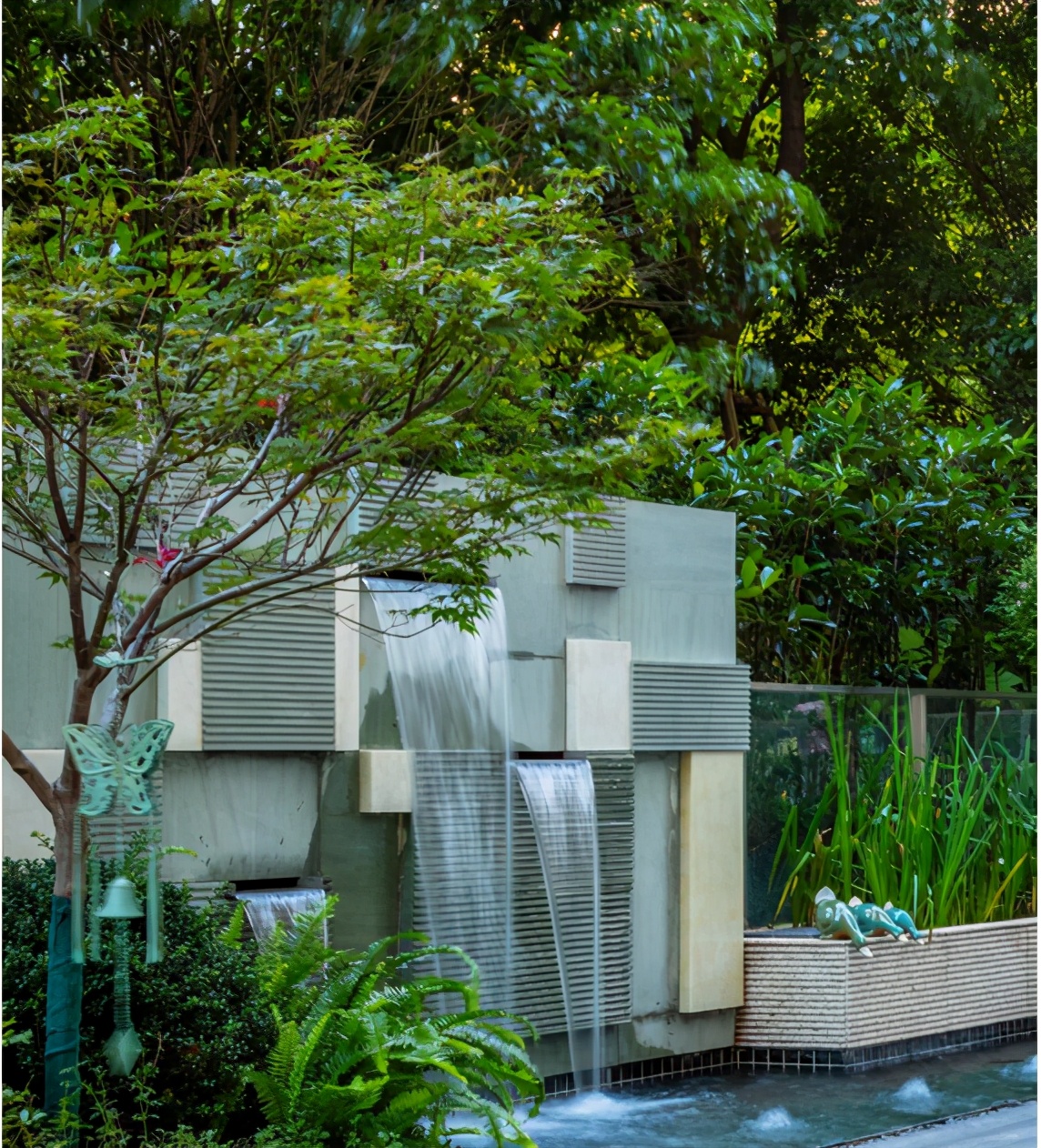 Interesting water feature - iNEWS