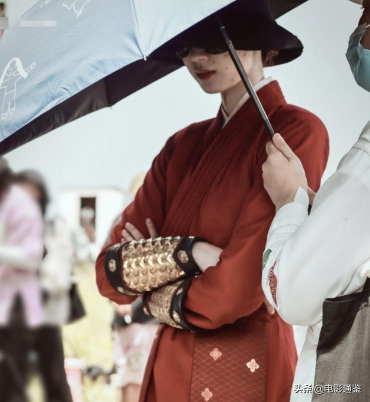 On the set of "Blessing of the Heavenly Officials", Xuan Ji's costume ...