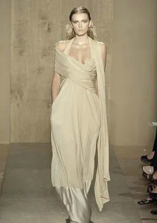 Folds, knots, drapes...Who is ancient Greek style clothing suitable for ...