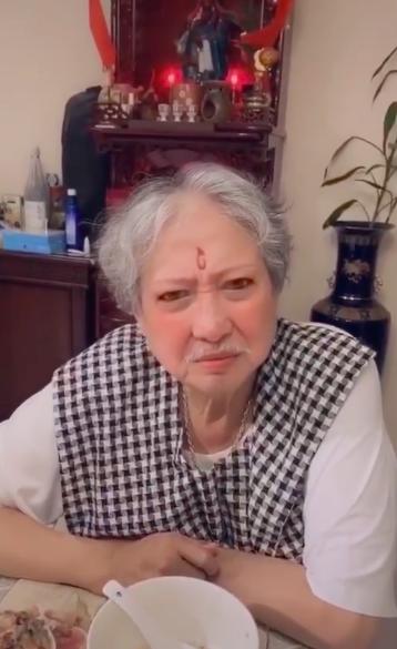 69-year-old Sammo Hung made a rare appearance!Teach grandson martial ...