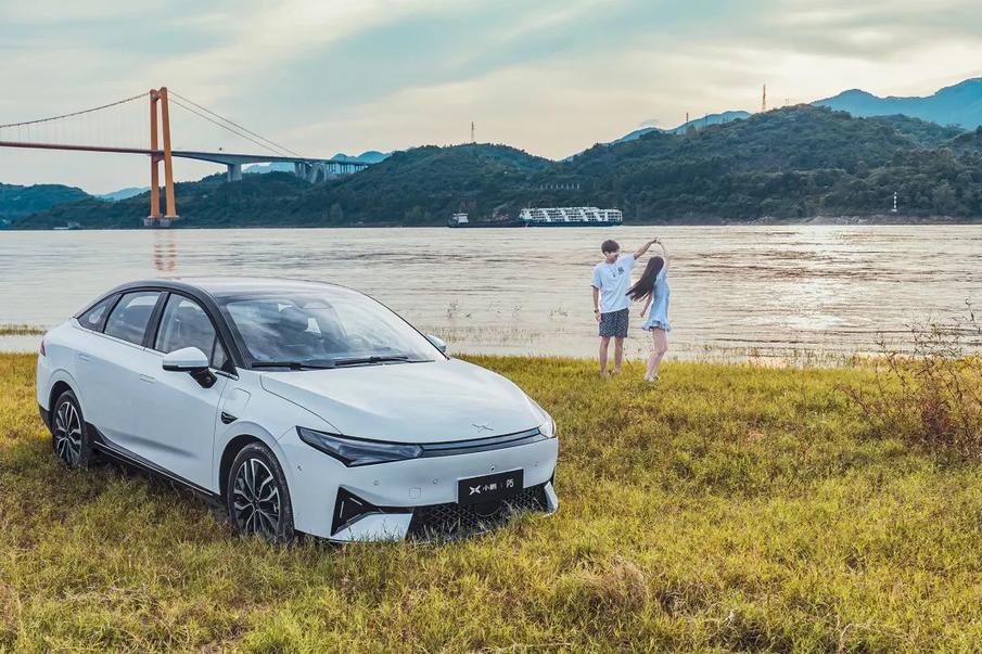 Recording my camping trip with my girlfriend: a day with Xiaopeng P5 is enough - iNEWS