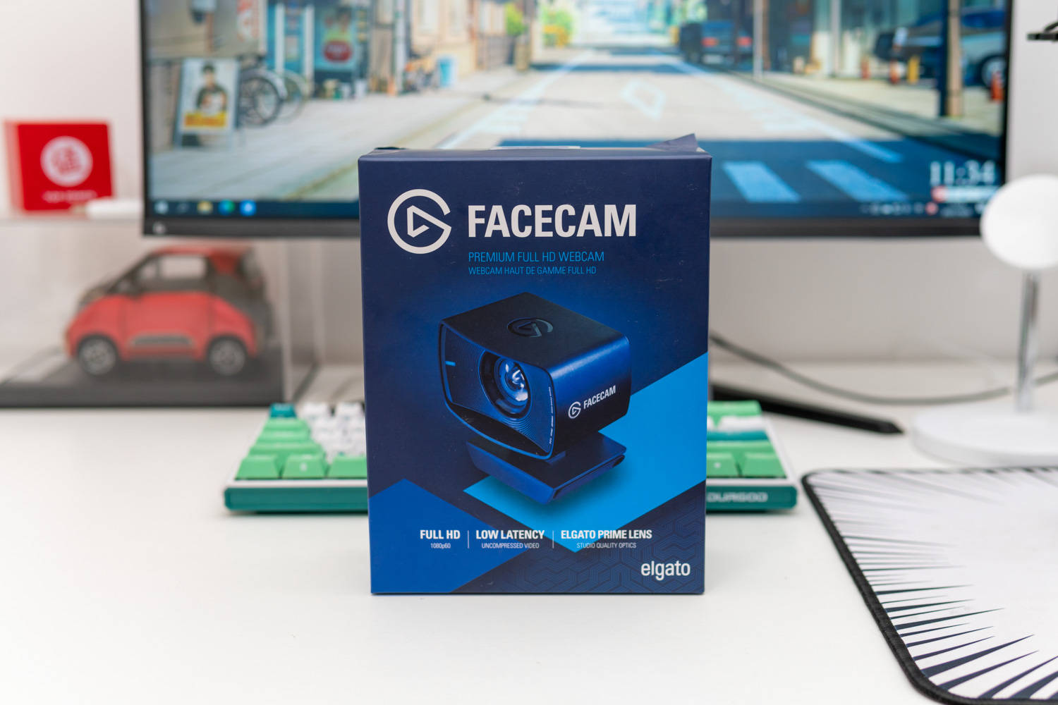 The new camera standard, the Elgato Facecam with manual exposure is ...