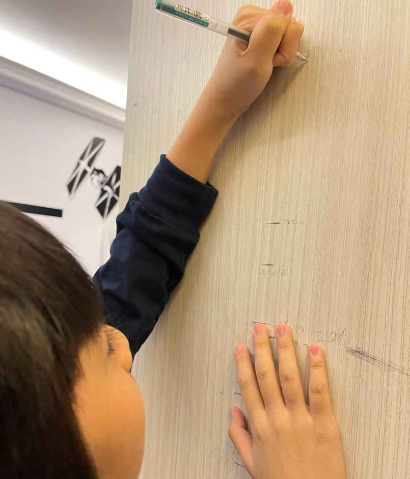 Lin Zhiying revealed the height of 11-year-old Kimi, and finally put a ...