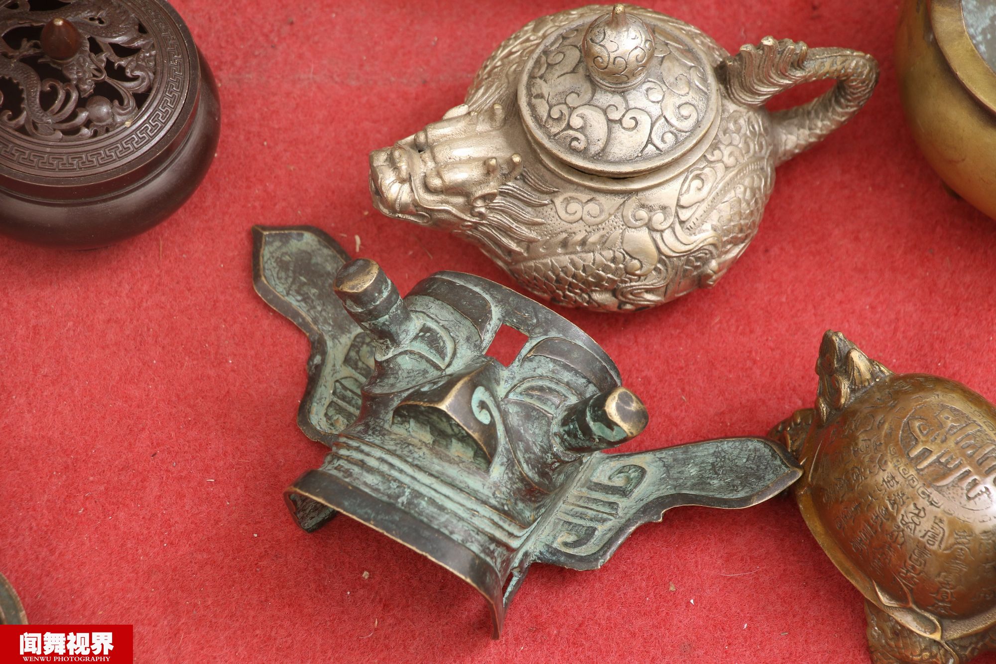 The same cultural relics from Sanxingdui appeared in antique stalls ...