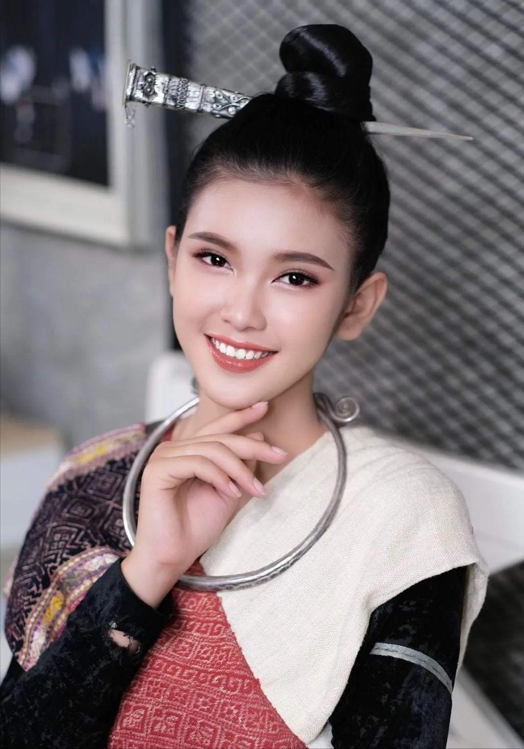 Daily update of Laos super "oxygen goddess" Jin Nali - iNEWS