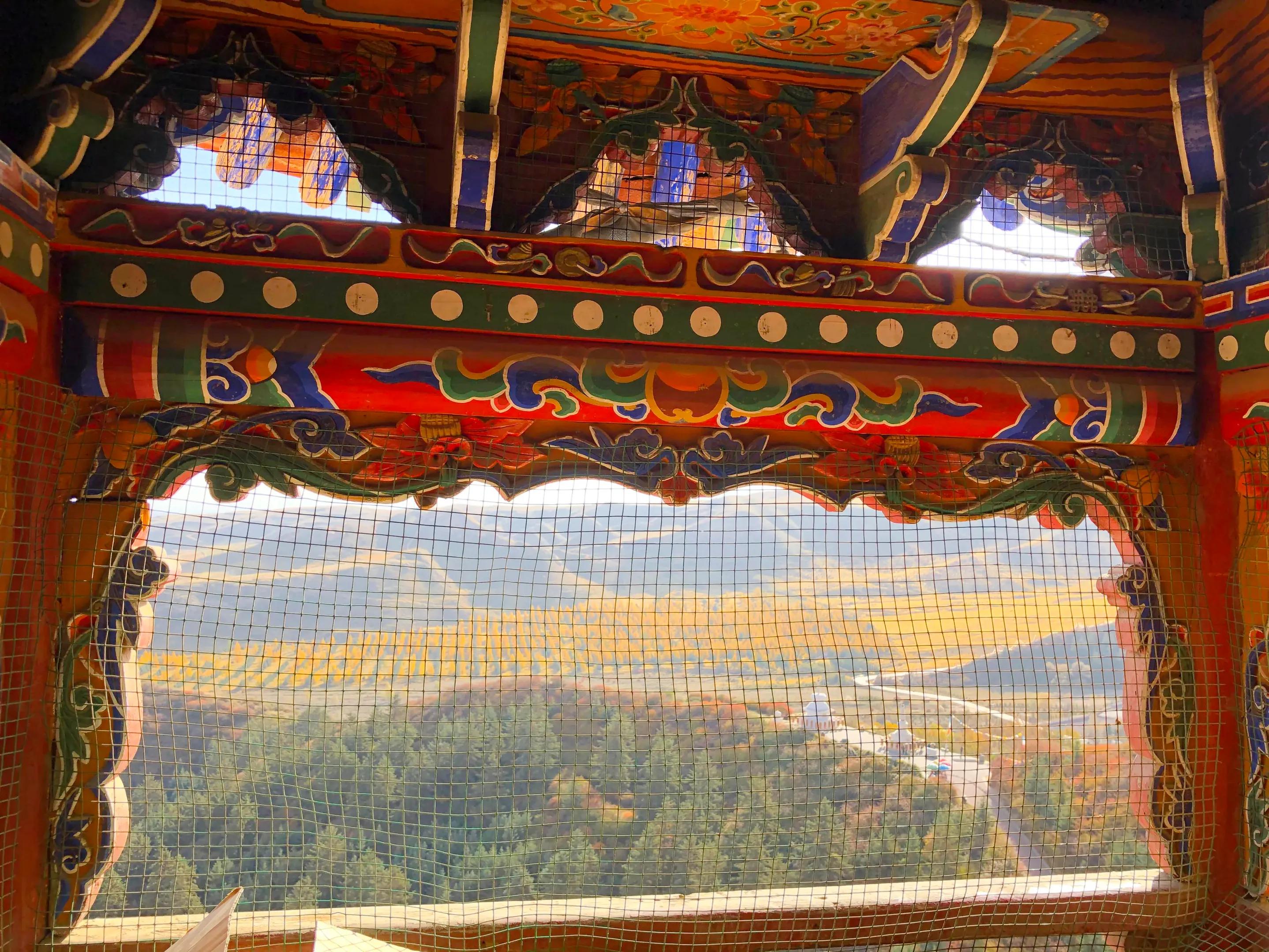 The Matisi Grottoes built on the cliffs, the only plank road in China ...