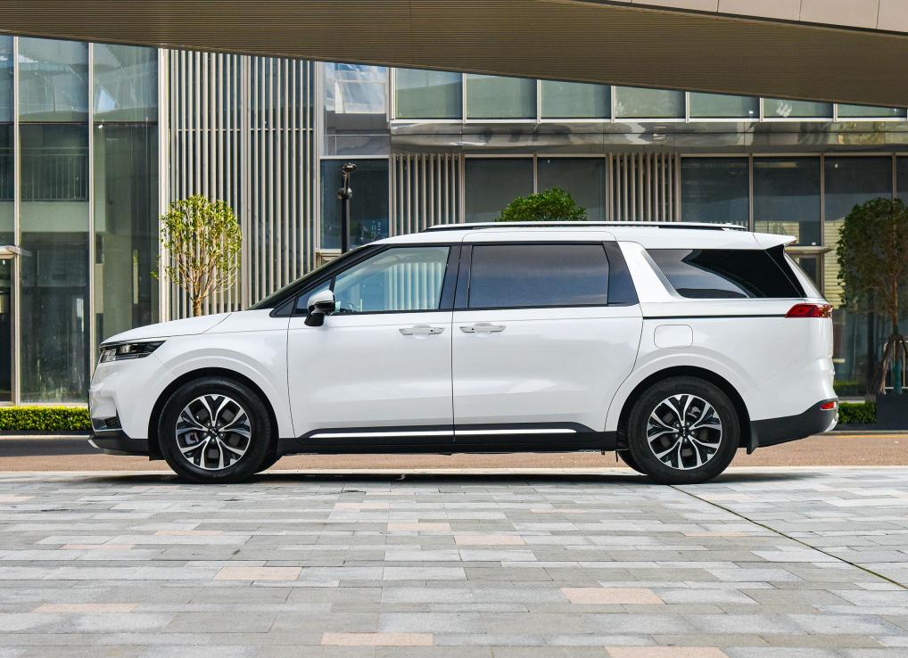 Kia Ka Wah has been on the market, with a luxurious interior of nearly ...