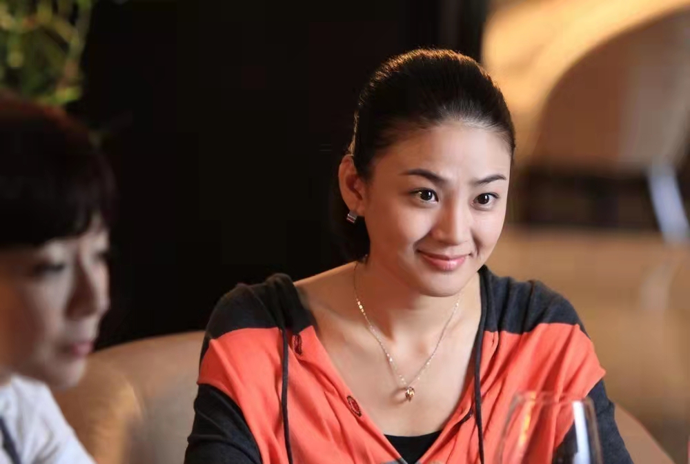 Hong Xiaoling has been in the arts for 19 years, often acting as a ...