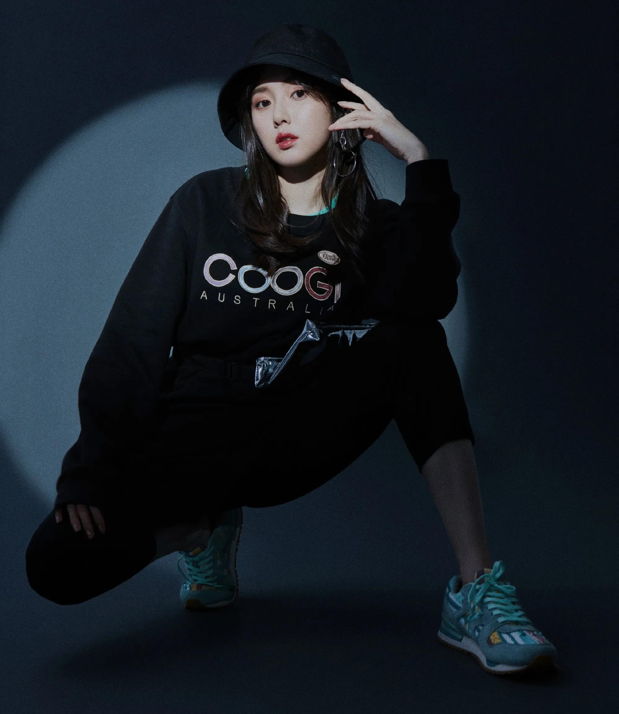 Changeable palette of colorful life Jiang Kaitong - iNEWS