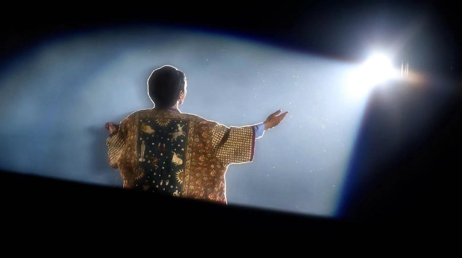 Hua Chenyu, you are my only light in the deep sea where the sun can't ...