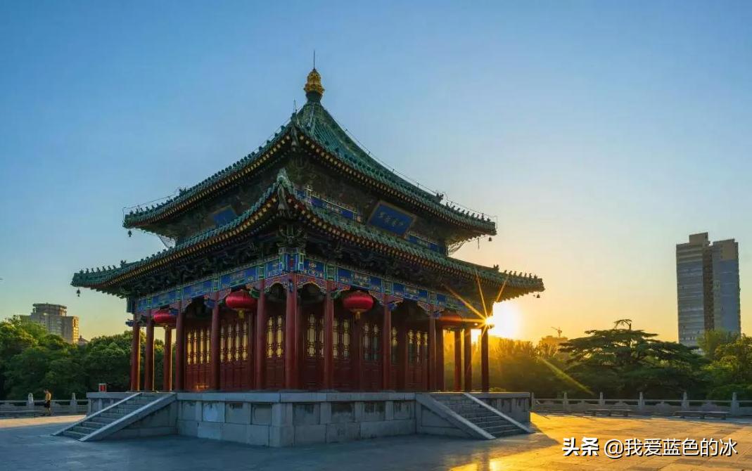 Early in the morning, head to the historic Xingqing Palace Park in Xi ...