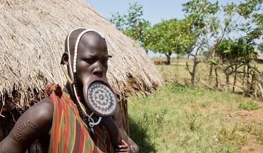 Women of the African lip disc family: The larger the size of the plate ...