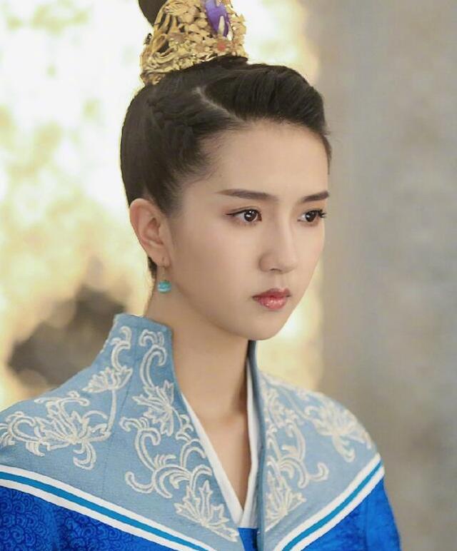 The charming Xu Lingyue - iNEWS