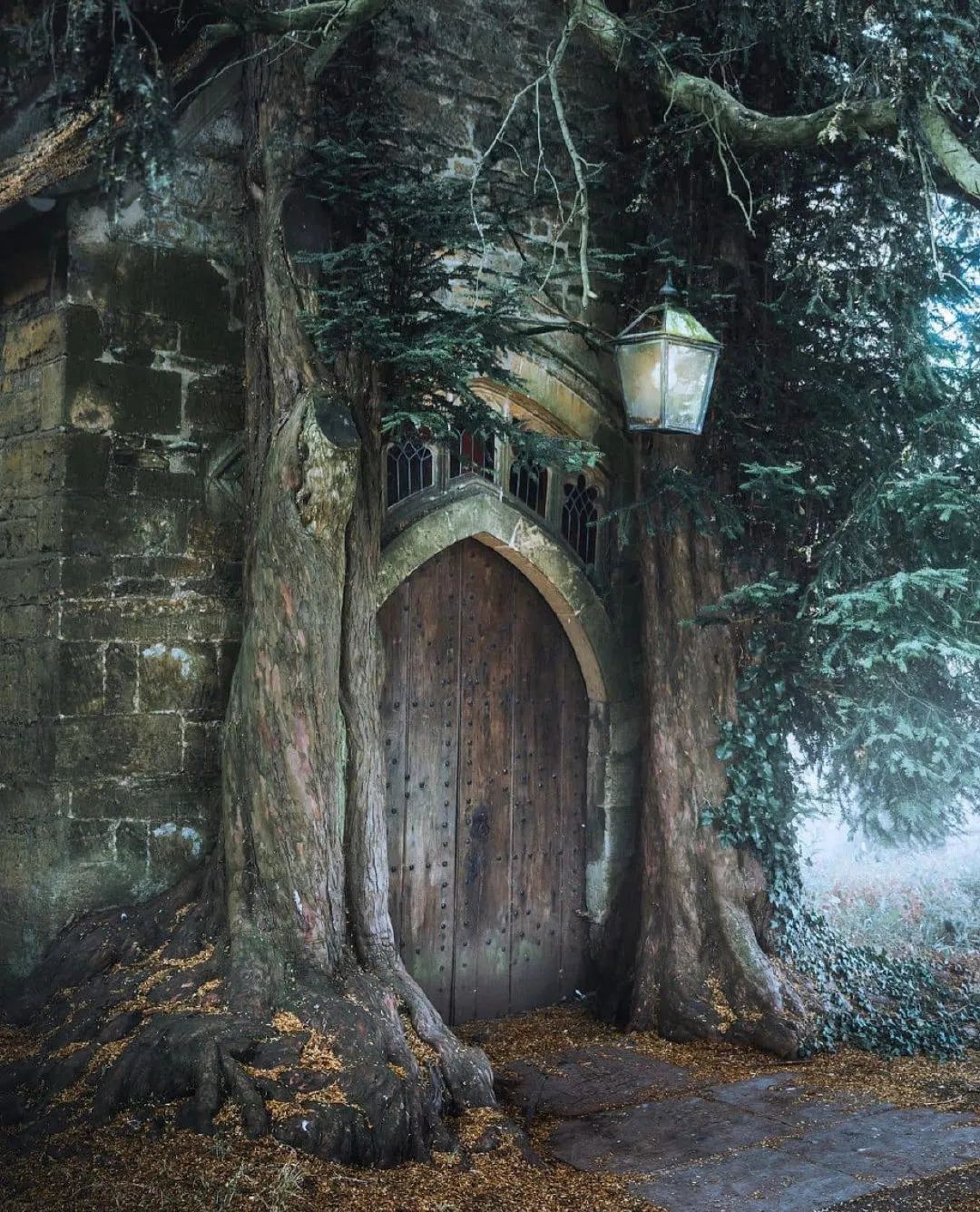 "Painting Reference" European style ancient castle architecture ...