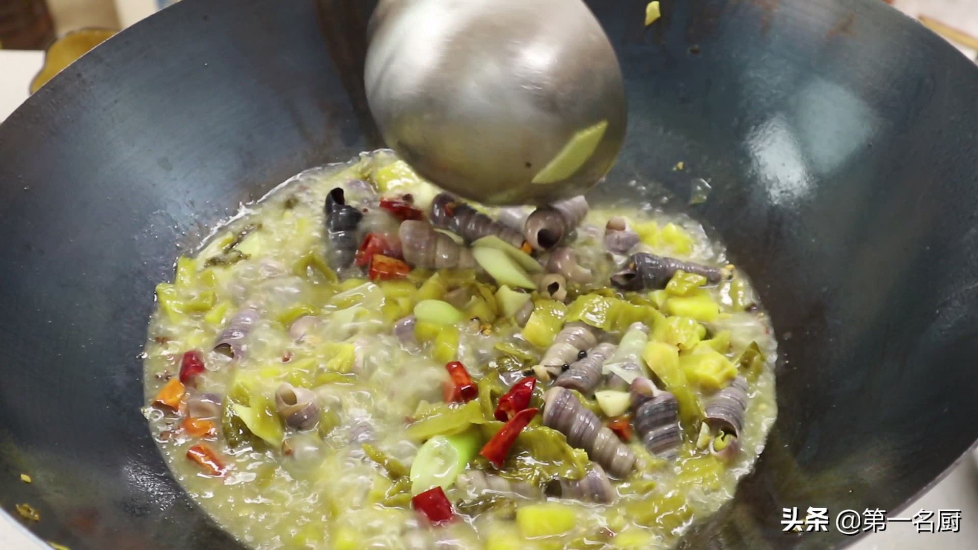 How to make snails delicious?Try it with this kind of ingredients, it's ...