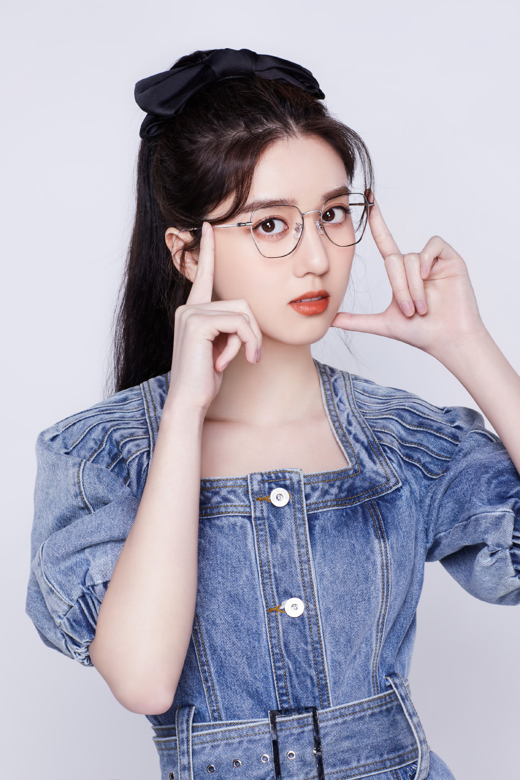 22-year-old Li Kaixin shared her childhood photos on her birthday ...