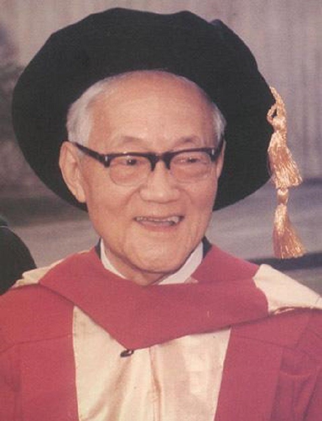 In his later years, Ba Jin took care of his cancer wife in the hospital ...