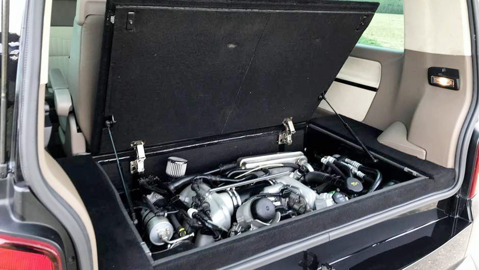 Hellcat V8 is installed in Prius!The 11 craziest engine transplants - iNEWS