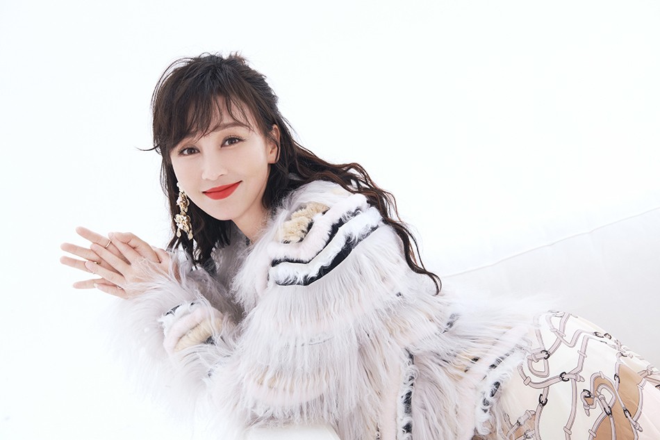 At the age of 19, she eloped with the director and became popular with ...