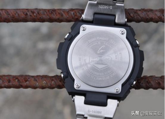 The ultimate craftsmanship, those "inconspicuous" screws in the watch ...