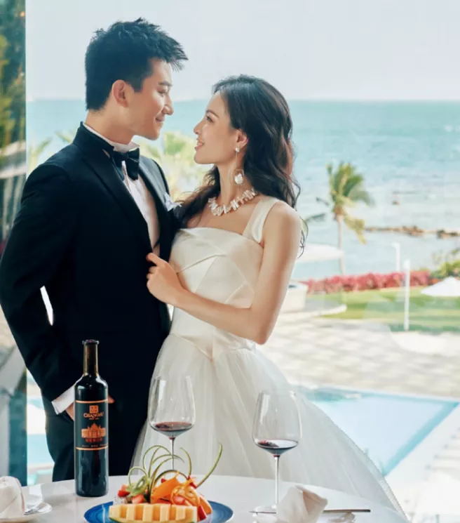 Wu Minxia, 35, was married for four years before taking wedding photos ...
