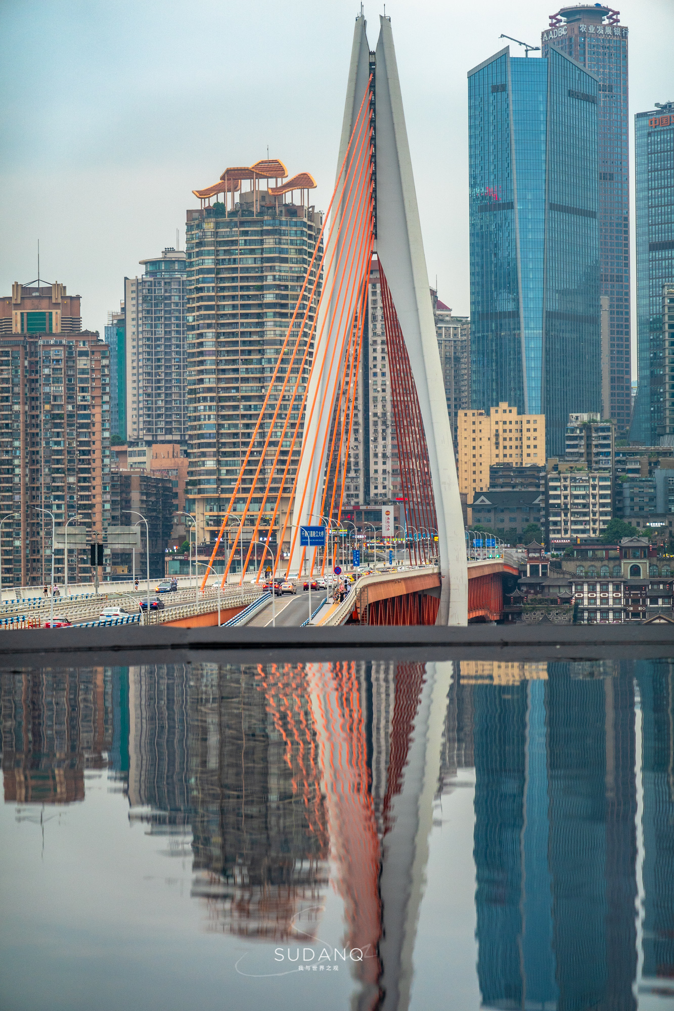 Chongqing Qiansimen Bridge, the world's largest single-tower, single ...