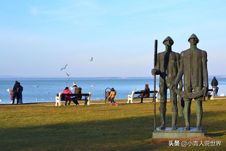 Once Hungary was conquered by the Huns, now Hungary has only one city ...