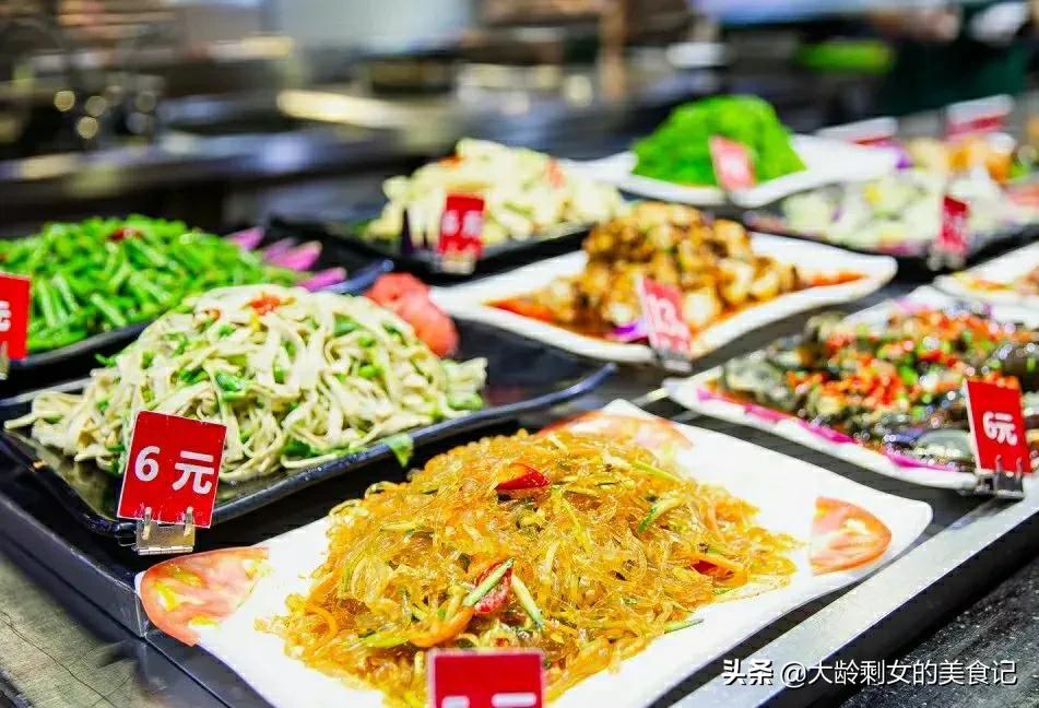 The food in the Huawei staff canteen is delicious and cheap at the ...