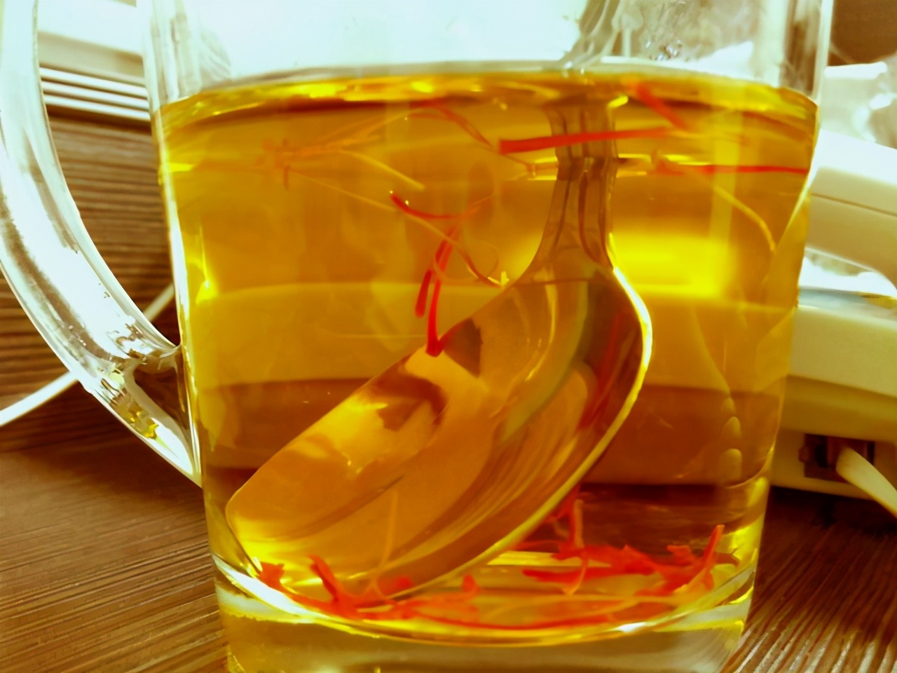 What are the benefits of drinking saffron water frequently?About the ...