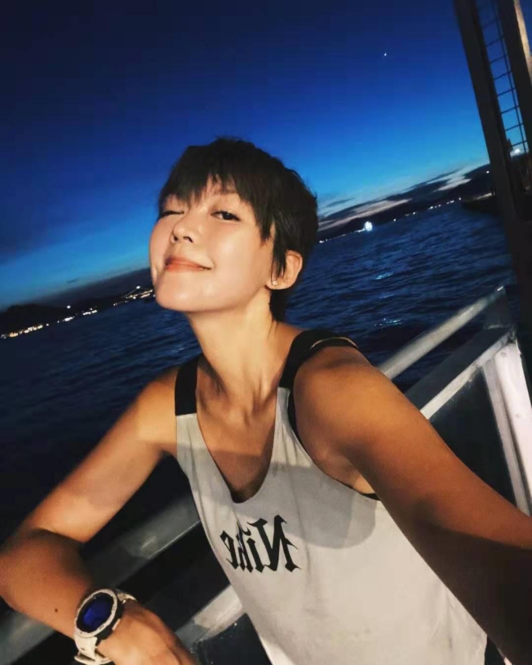 Liang Nuoyan ran 8 kilometers at night during the 18th week of her ...
