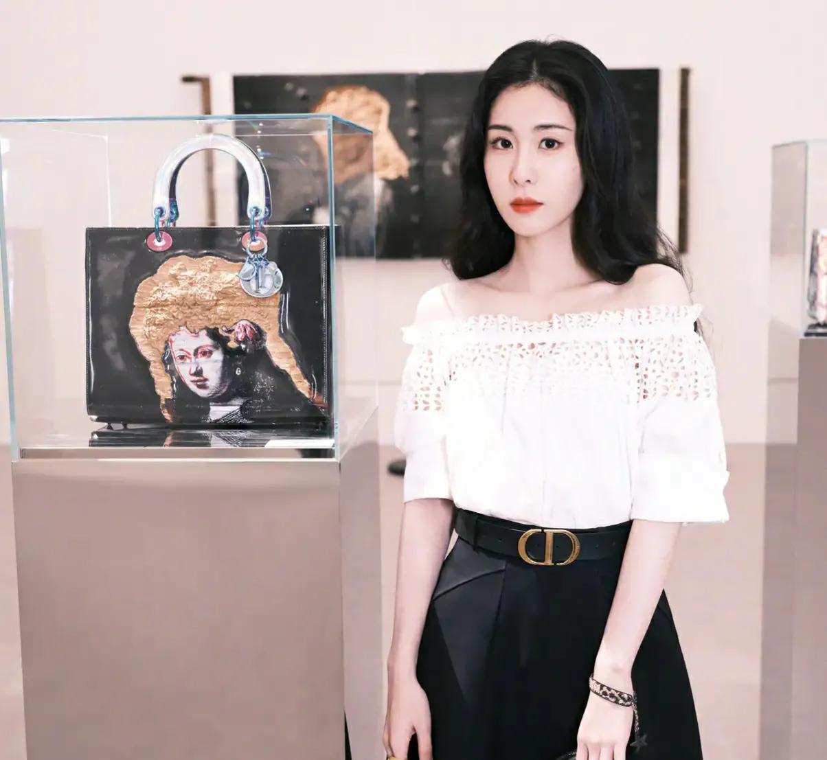 Zhang Bichen, a real strong man, is good at finding light from ...