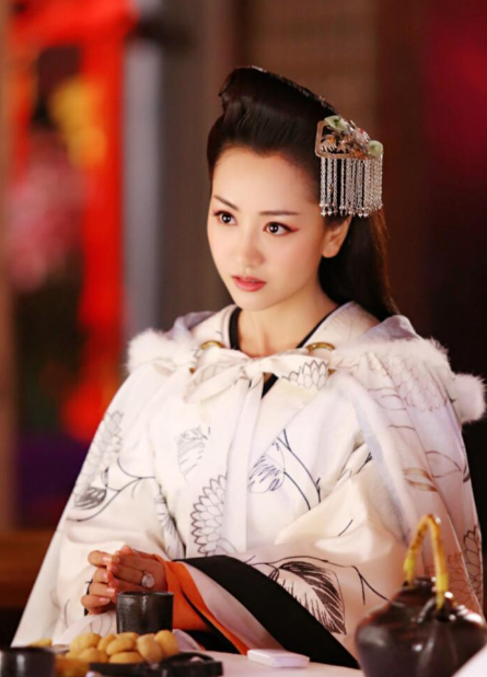 She is the "laziest actress", acting as a part-time actress, she ...