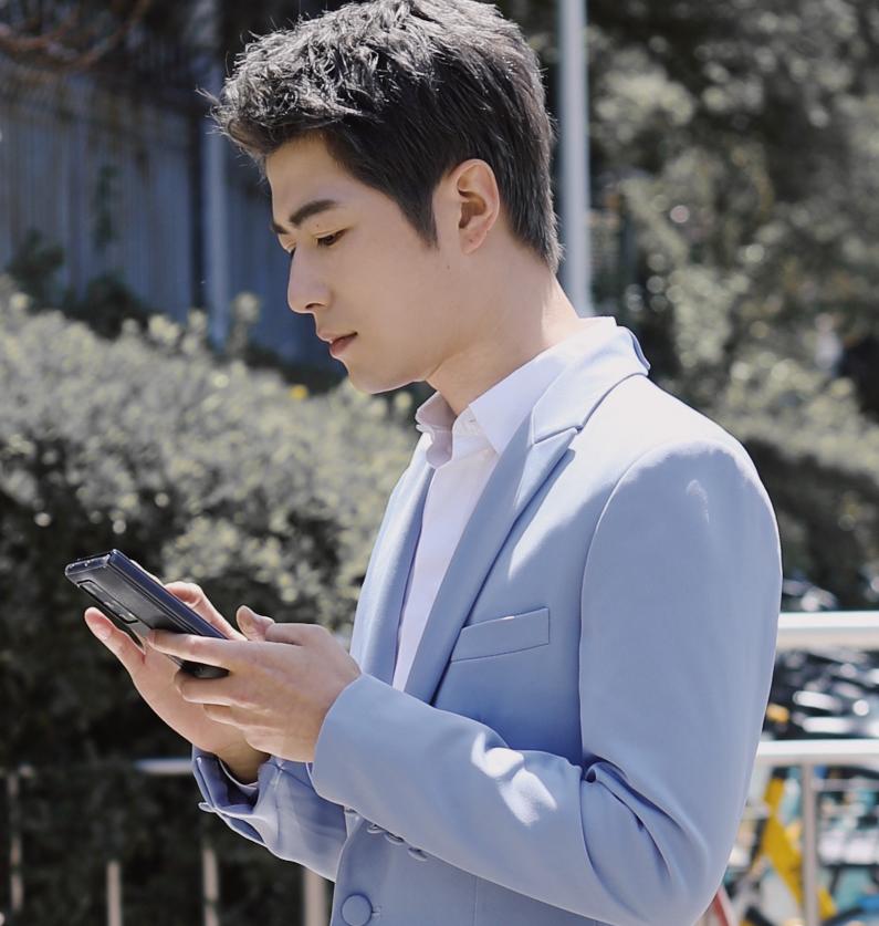 CCTV Dragon Boat Festival Reuters photo: Chen Linong's facial swelling, Zhang Han's short ...