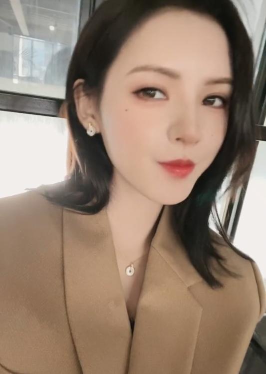 Wang Sicongs Most Beautiful Ex Girlfriend Has A Photo Shoot Looks Glamorous And Looks Like A