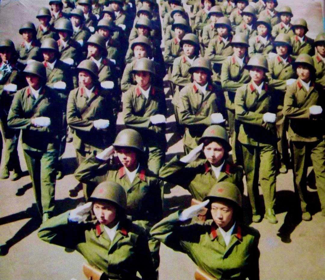 The 74-style women's skirts and uniforms of the People's Liberation ...