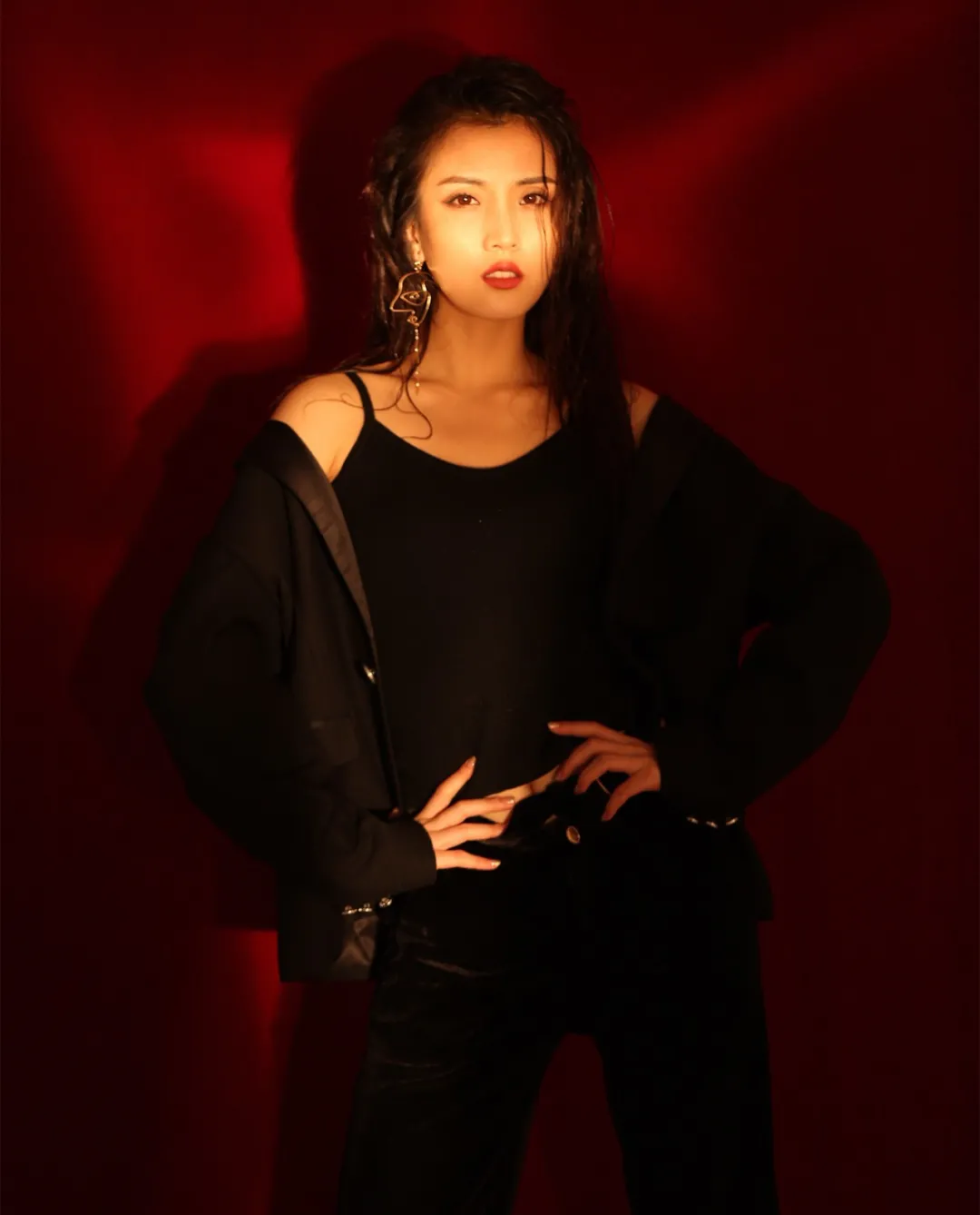 Zhao Jiwei shows his affection in public!Girlfriend is the "post-95" school girl!1 meter 75 long ...