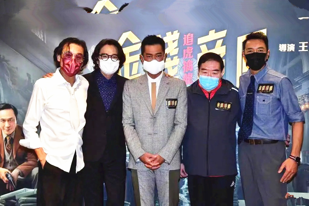 The 50-year-old Gu Tianle platform is the highlight of wearing a suit ...