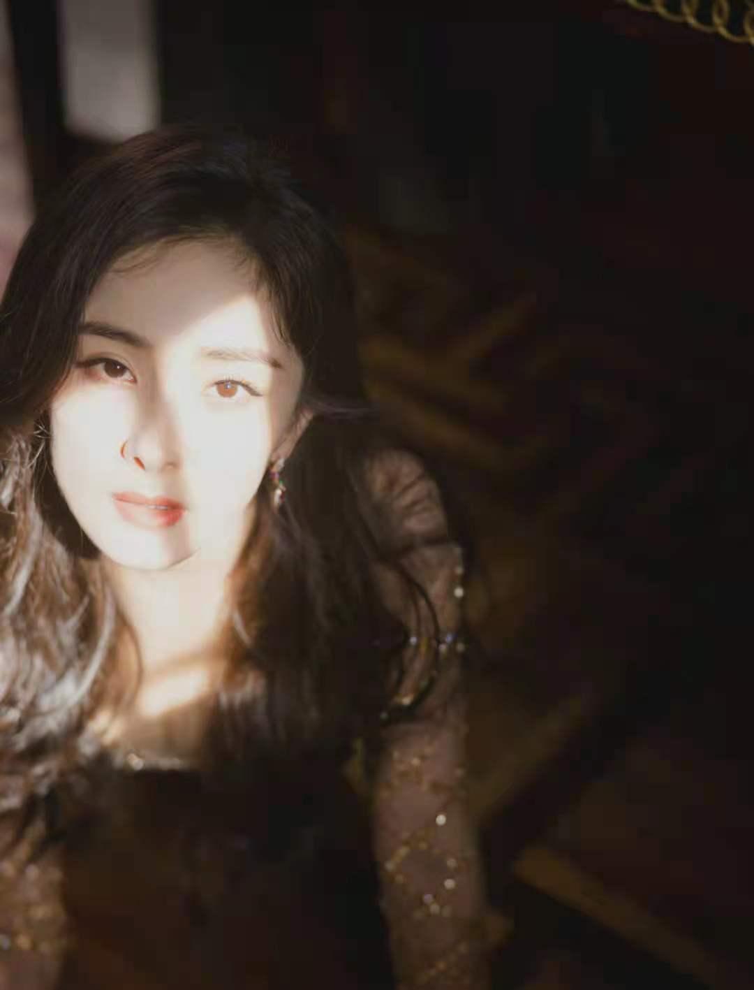 Yang Mi official declared that there is nowhere to put his charm behind ...