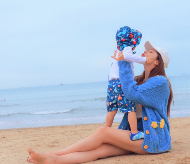 A recent photo of Jiang Chao's two-year-old son, his eyes are as big as ...