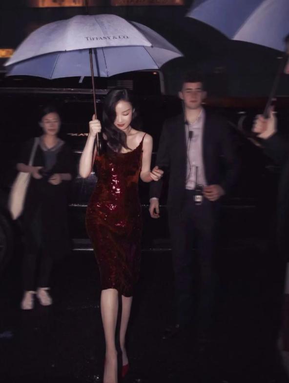 How strong is the story of the female star?Ni Ni is okay, Xu Jiaqi is really amazing - iNEWS