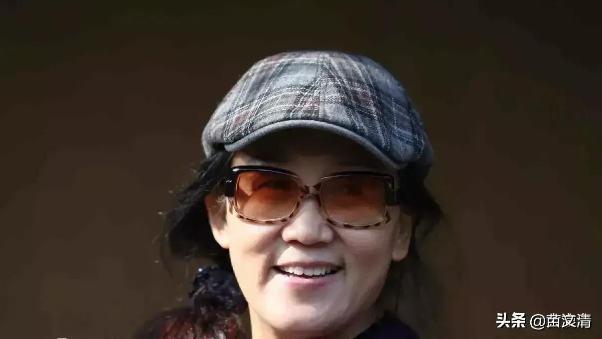 How can Zhao Lihua, who is the platform for Jia Qianqian, enjoy such ...