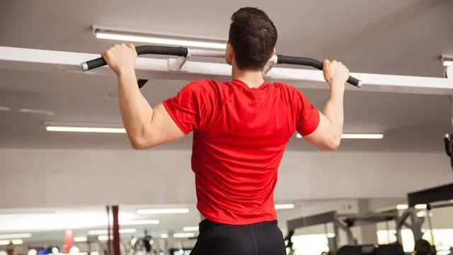 "Forehand grip pull-ups" to create an inverted triangle of back muscles ...