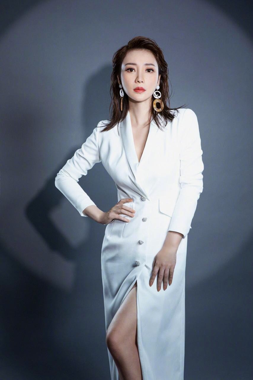 Liu Yan (Ada) Perfect body, temperament, beauty, beauty - iNEWS