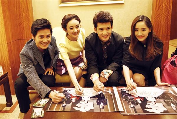 Zhao Liying's photo with Ding Zijun and Guan Zhibin is the real "Going rich, don't forget each ...