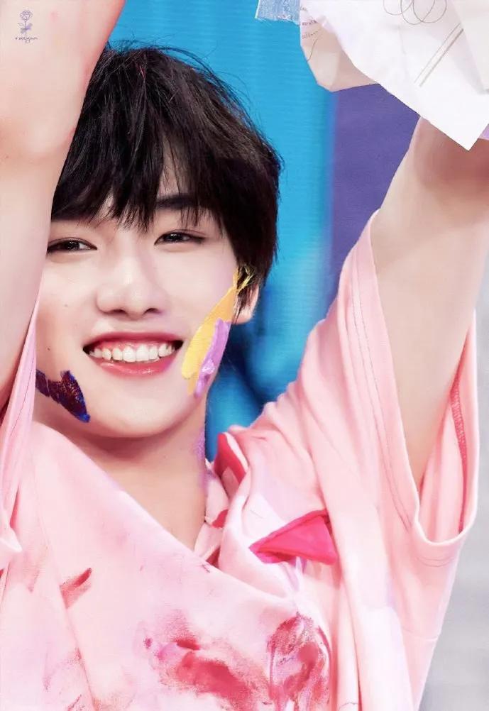 Ding Chengxin of the beautiful TNT - iNEWS