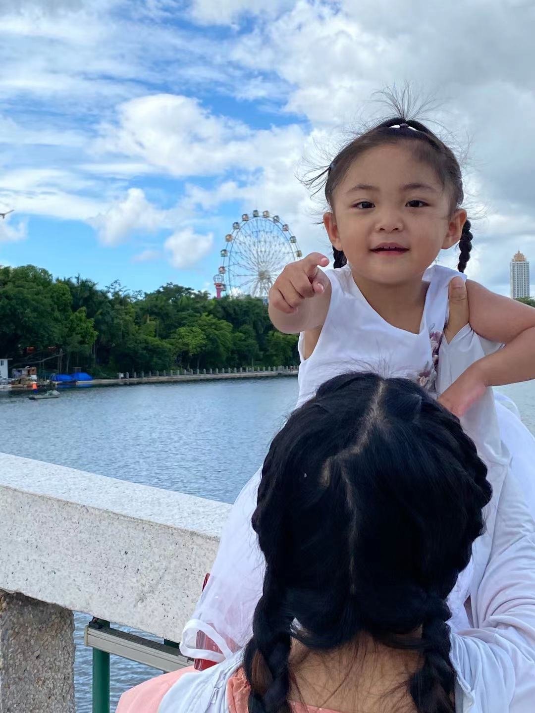 There is still a certain gap between talkative and non-talkative ...