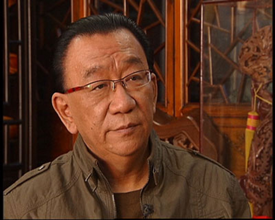 What is the hardships of Hou Yaohua? Who is the beneficiary behind it ...